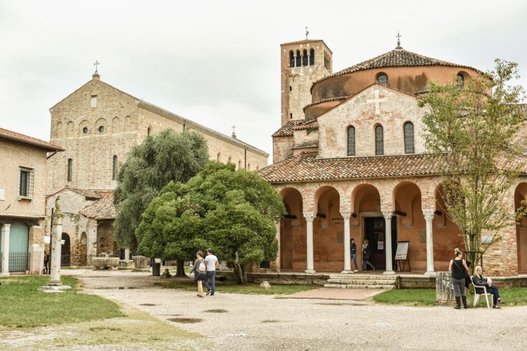 How to Day Trip to Burano, Murano, & Torcello from Venice